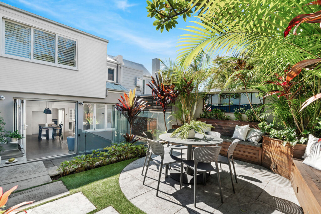 CPQ06525 - Phillips Pantzer Donnelley Real Estate